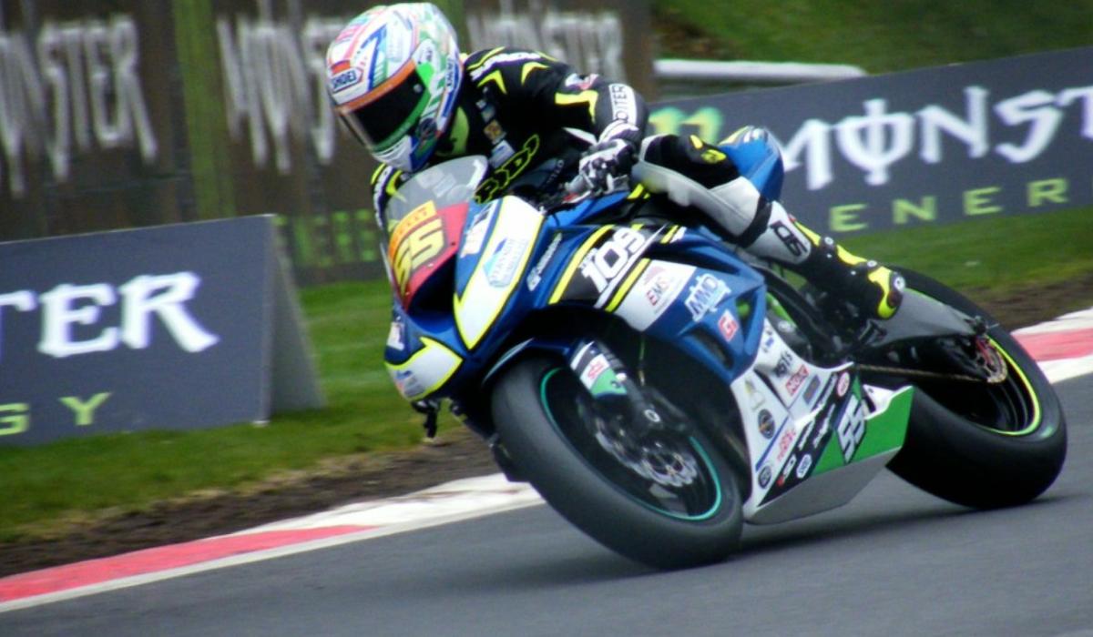 Offaly's Kevin Keyes puts in brave display at Brands Hatch - Offaly Live