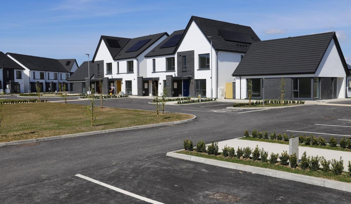 Twenty-seven families given keys to new social houses in Offaly town ...
