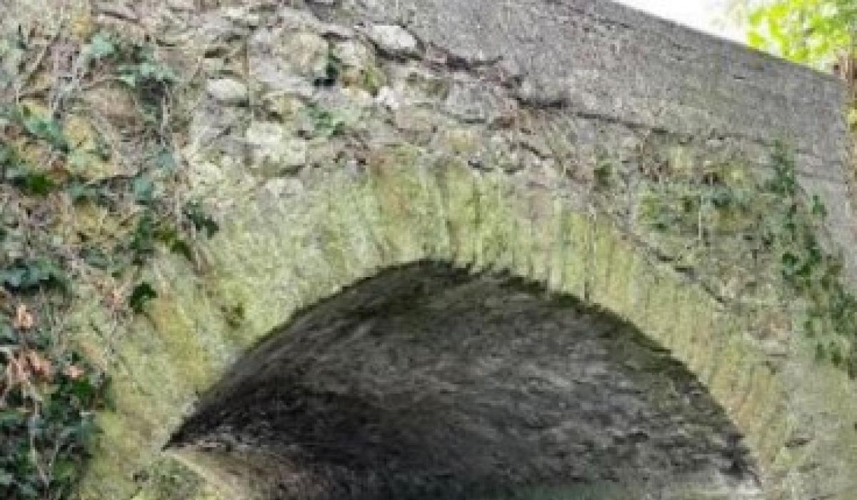 Council carries out strengthening works on old Shinrone bridge - Offaly ...