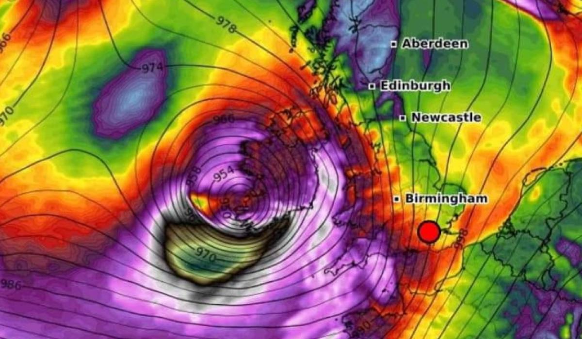 Ireland storm alert: 'Truly massive' bomb cyclone bears down on Ireland ...