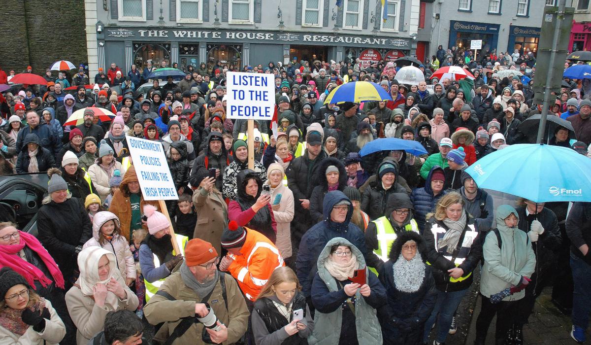 Thousands march in Roscrea supporting Racket Hall protest - Offaly Live