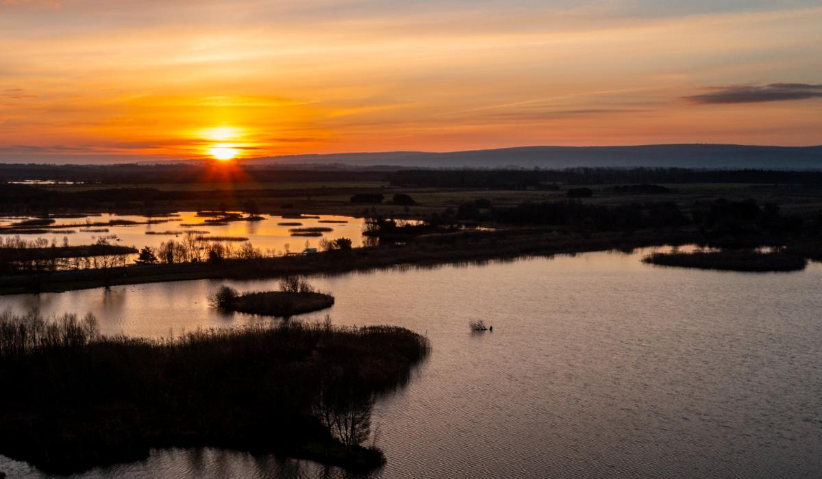 Stunning picture captures glorious winter sunrise at iconic spot in ...