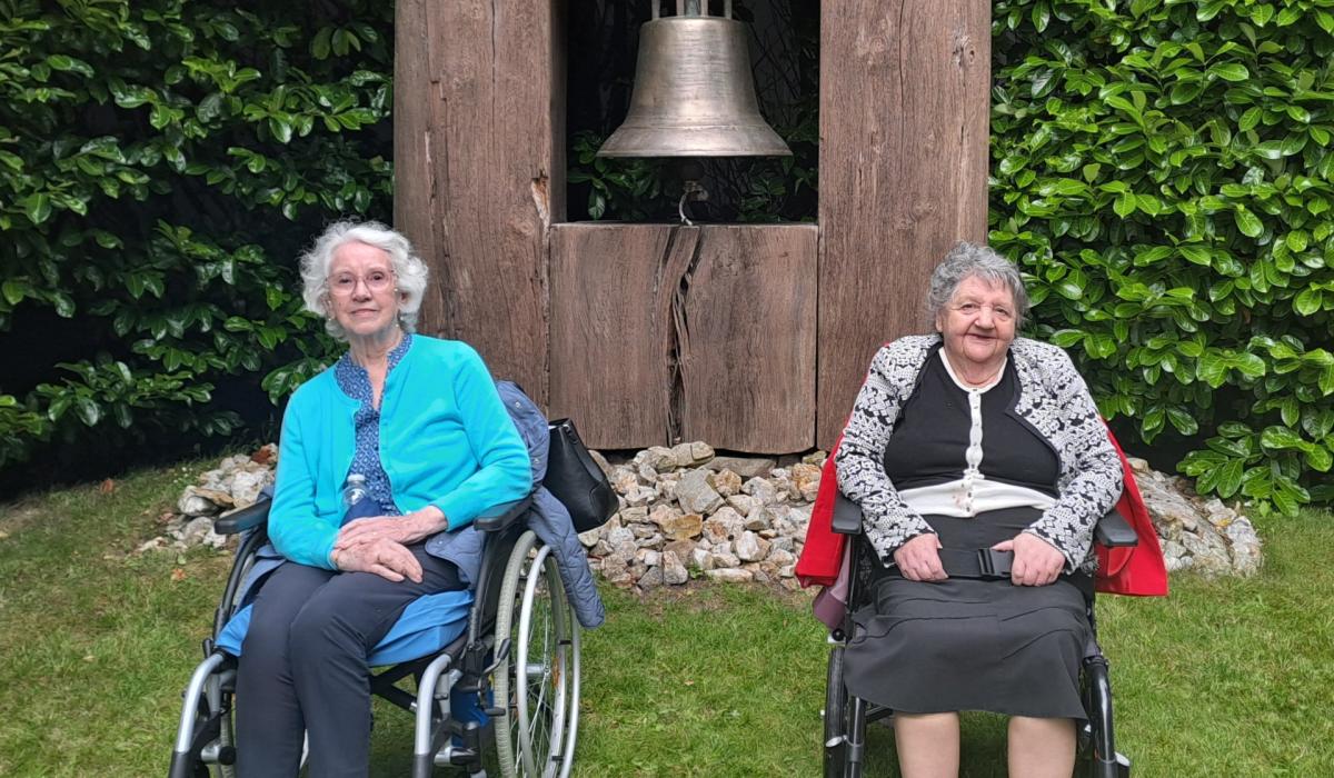 Roscrea's Dean Maxwell residents visit Áras an Uachtaráin - Offaly Live