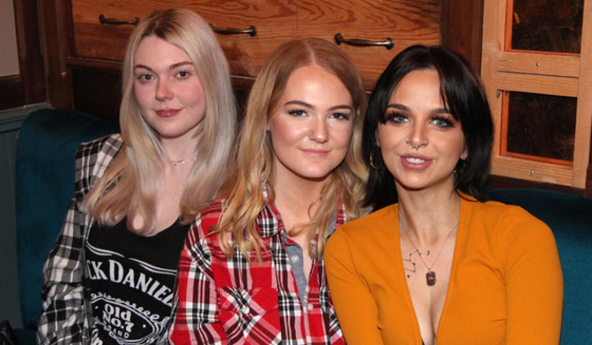 BIG PICTURE SPECIAL: Out and about for a big night on the town in Clara ...