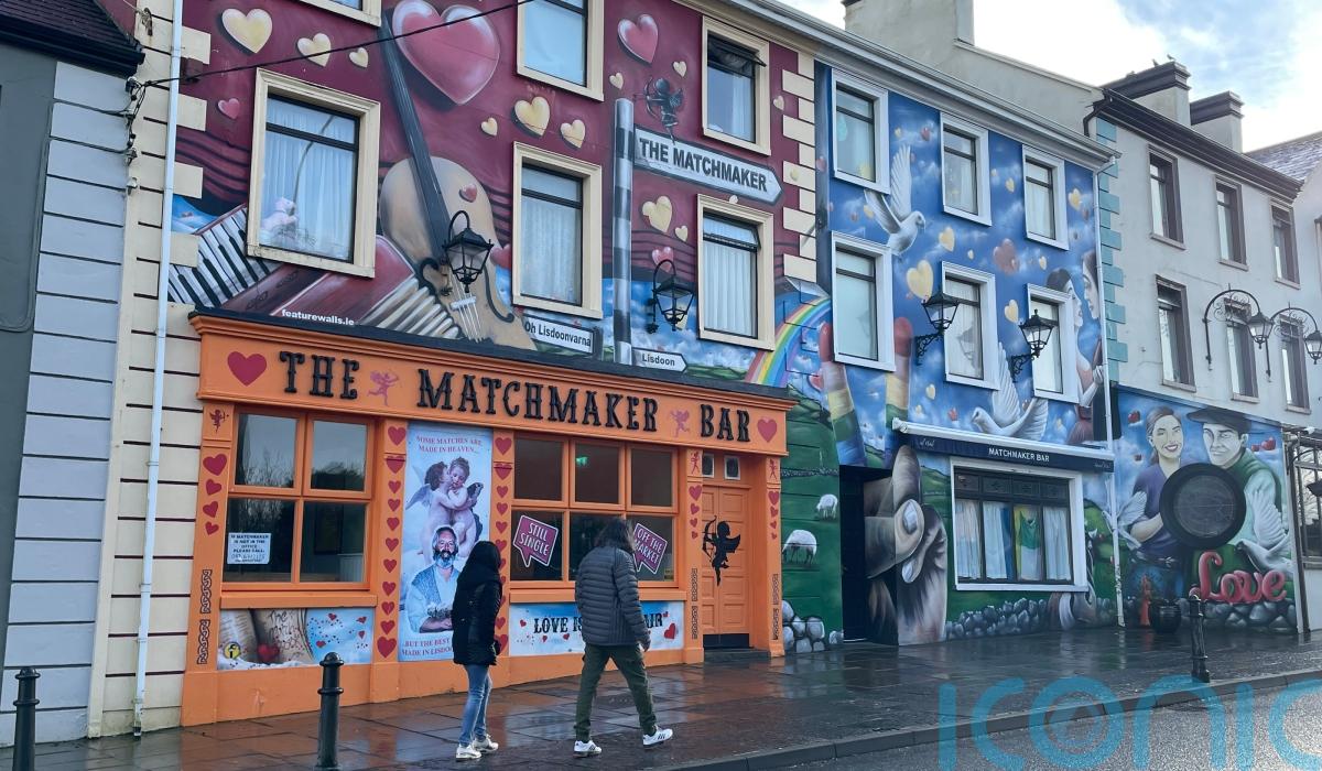 Blow to romantic prospects as judge curtails pub hours for famous Clare ...