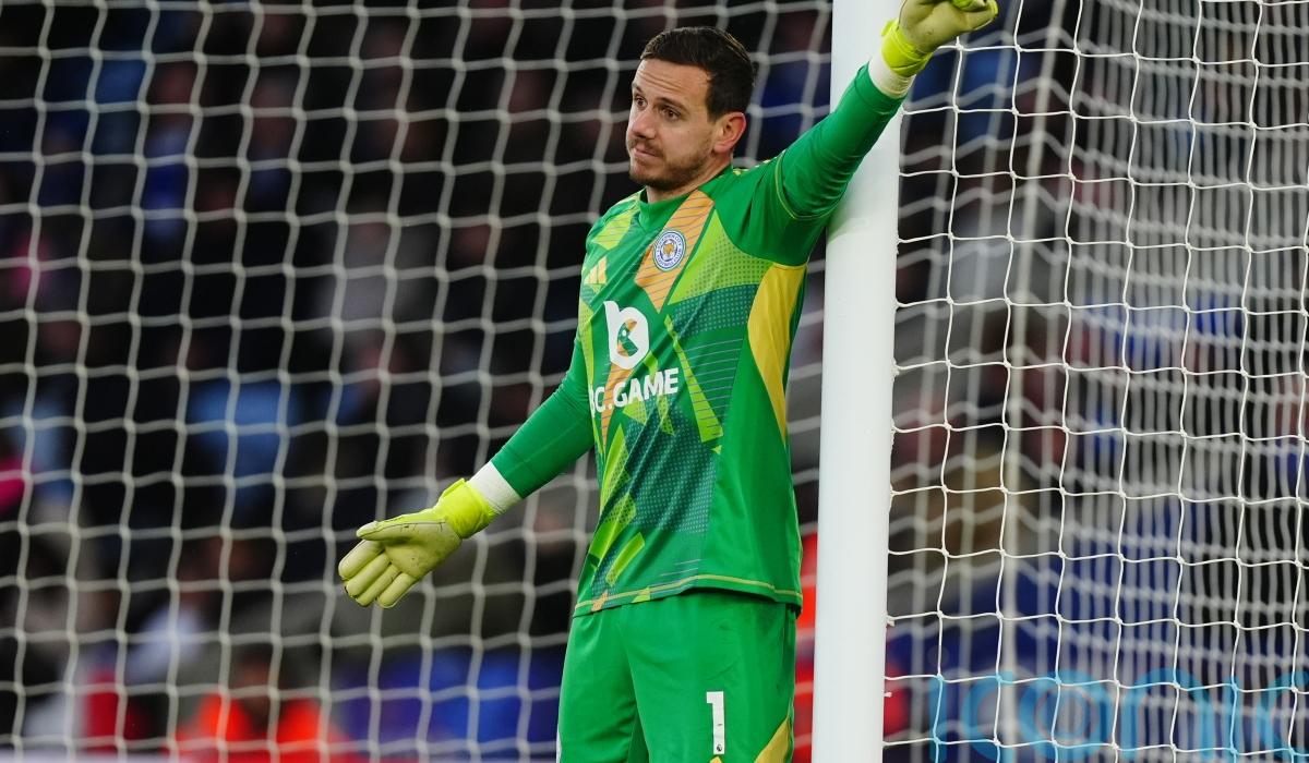 Wales goalkeeper Danny Ward joins hometown club Wrexham - Offaly Live