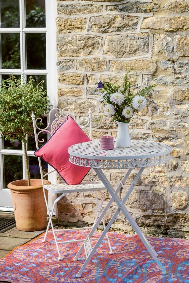 Money-saving ways to jazz up your garden patio for summer parties ...