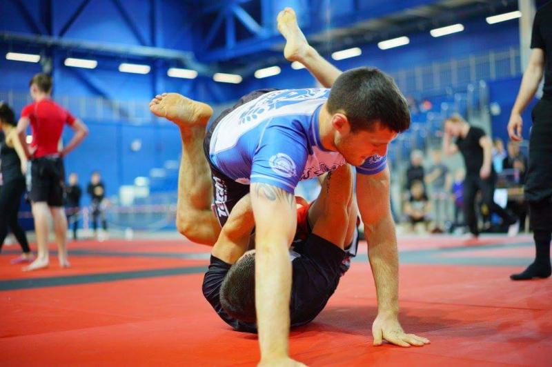 Conor McGregor's coach in Offaly fighter's corner for cage bout ...