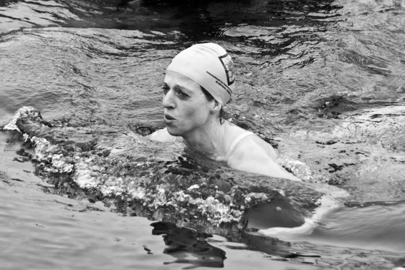 Former Offaly student completes gruelling 'Ice Mile' swimming challenge ...