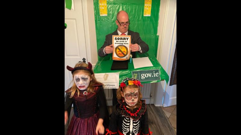 Local family wins Halloween with lockdown costume - Offaly Live