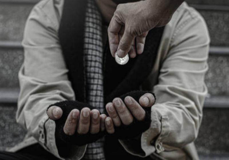 Professional beggars being driven by Mercedes to and from Tullamore ...