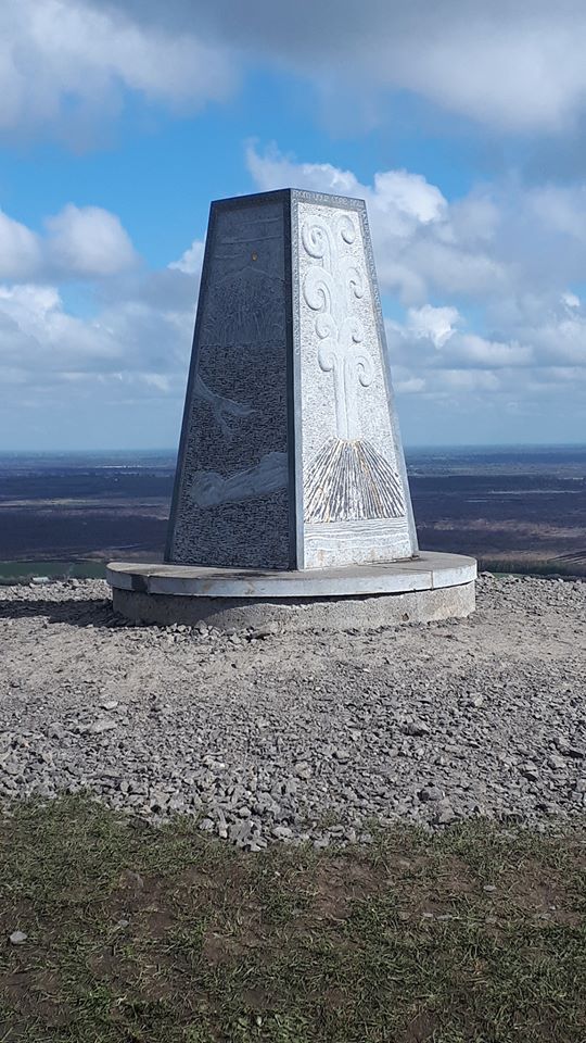 New sculpture erected on top of Croghan hill - Offaly Live