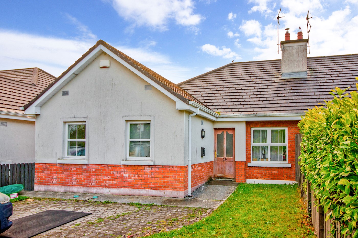 Two Offaly houses sell for asking prices at online auction - Offaly Live