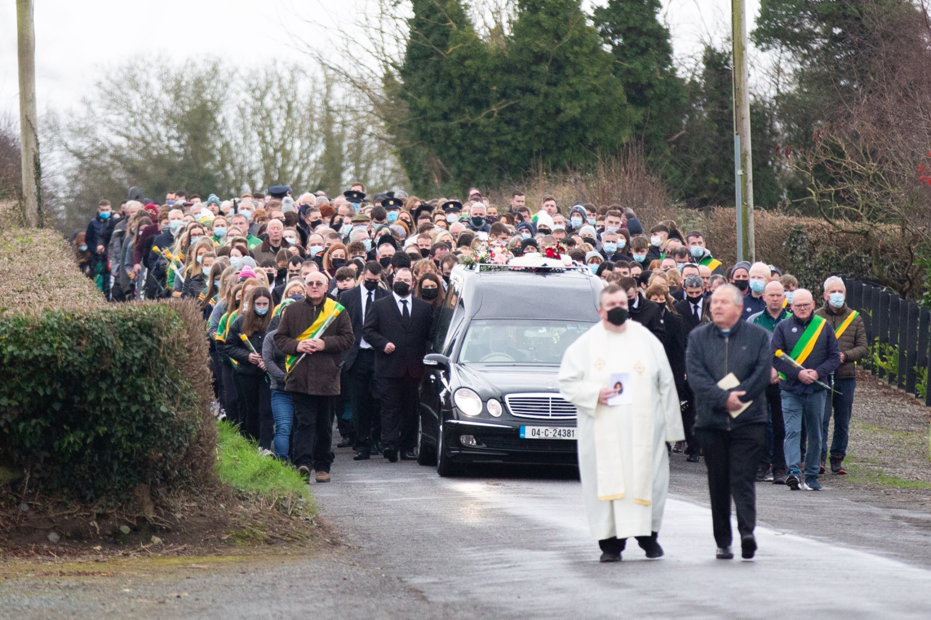 Country unites in grief during funeral of 'wonderful' Ashling Murphy ...