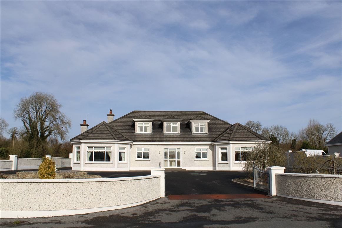 PROPERTY: Fantastic house in Offaly is now on the market for eye ...