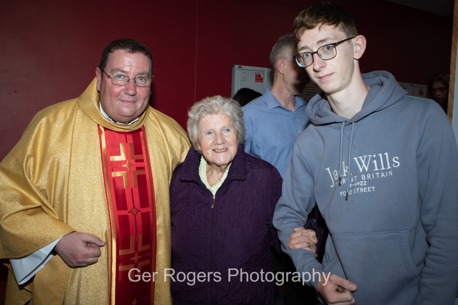 IN PICTURES: Offaly community comes together to give memorable send off ...