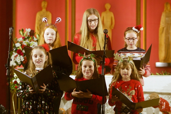 IN PICTURES: Wonderful performances at magical Christmas concert in ...