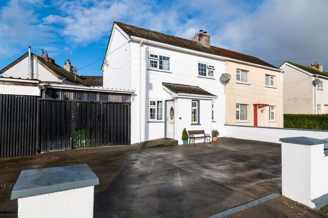 PICTURES: 4-bed Offaly house in walk-in condition for sale for under € ...