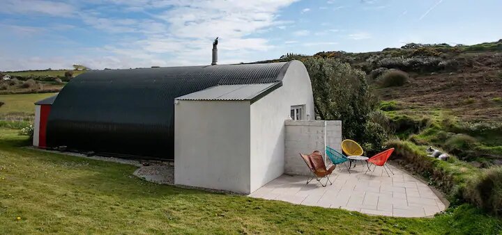 PICTURES: Irish barn offers spectacular seaside scenic views - see ...
