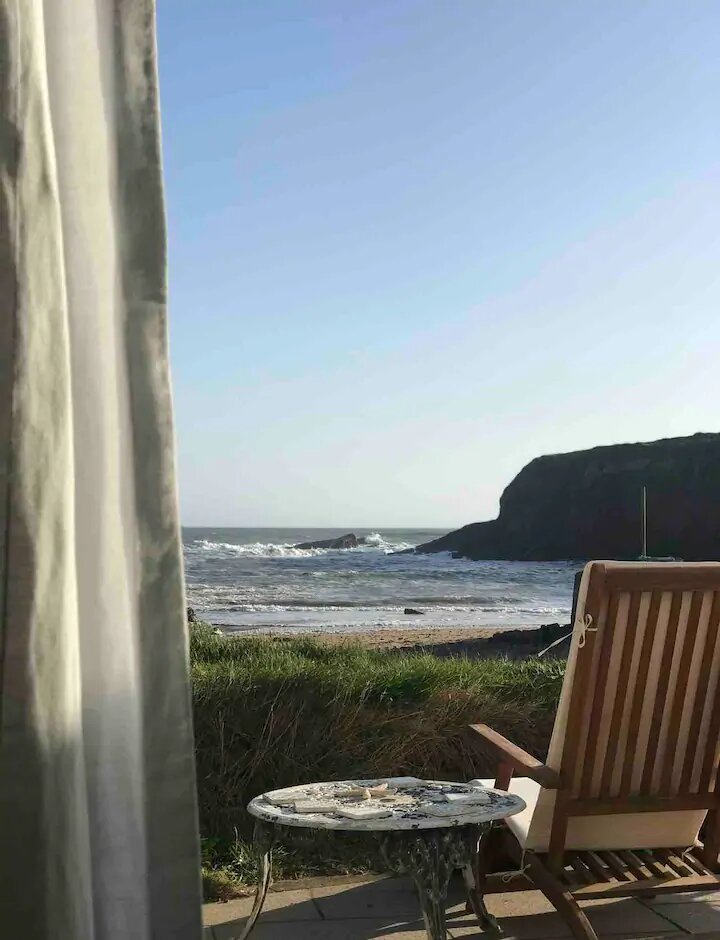 PICTURES: Irish barn offers spectacular seaside scenic views - see ...