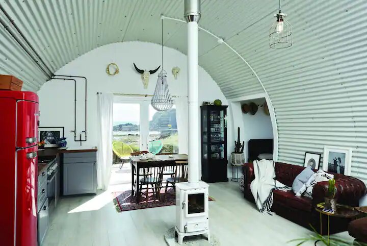 PICTURES: Irish barn offers spectacular seaside scenic views - see ...