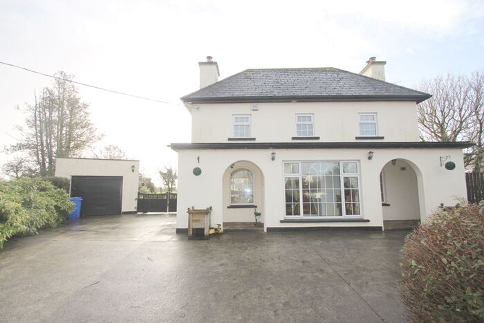 PROPERTY: Meticulously cared for large family home in Offaly is now on ...