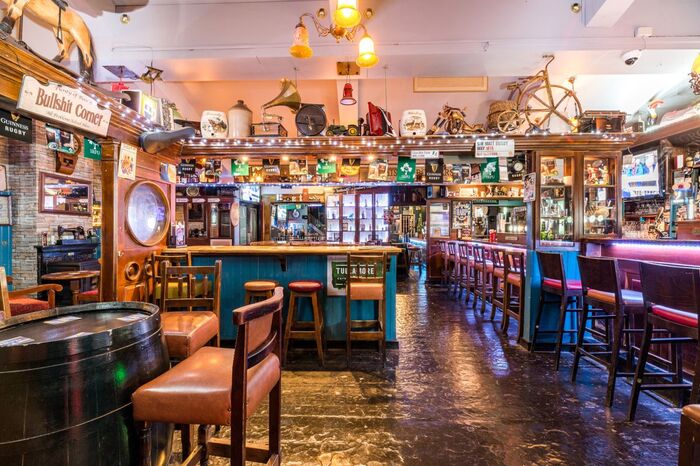 Large landmark pub and venue with great history in centre of Tullamore ...