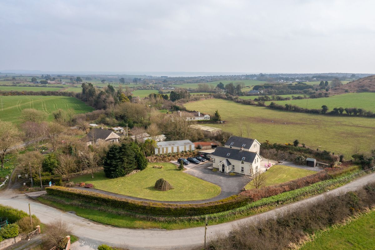 PICTURES: Waterford mansion with incredible outdoor area hits the ...